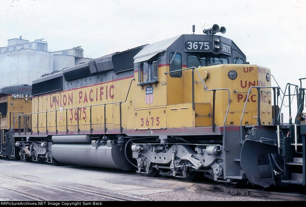 UP 3675--SD40-2